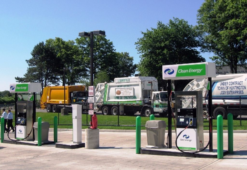 More U.S. Towns Are Requiring Natural Gas Garbage Fleets, in Boon to ...