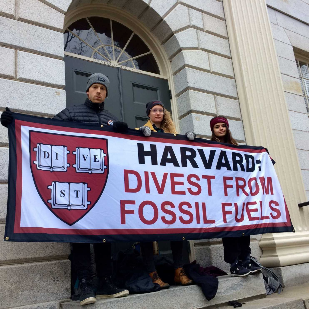 Fossil Fuel Divestment: Harvard Students Blockade Entrance in Protest ...
