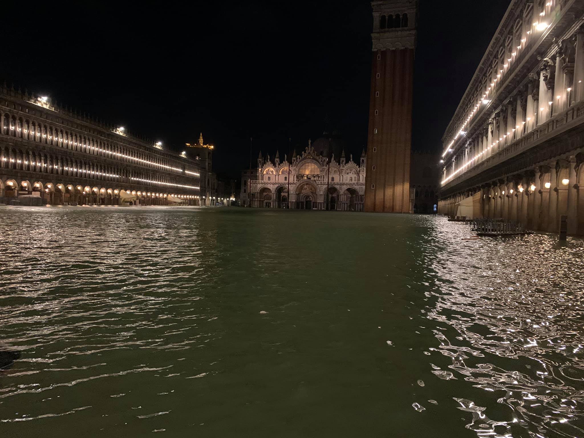 The Canals Are Clear Thanks to the Coronavirus, But Venice’s ...