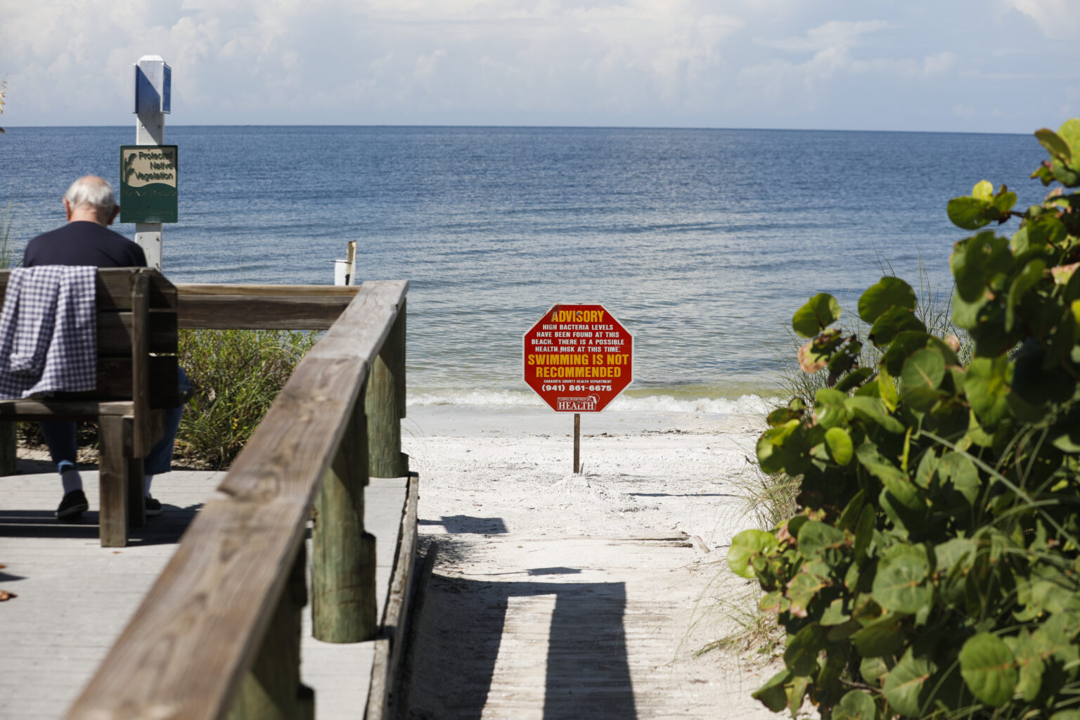 Warming Trends: Smelly Beaches in Florida Deterred Tourists, Plus the ...