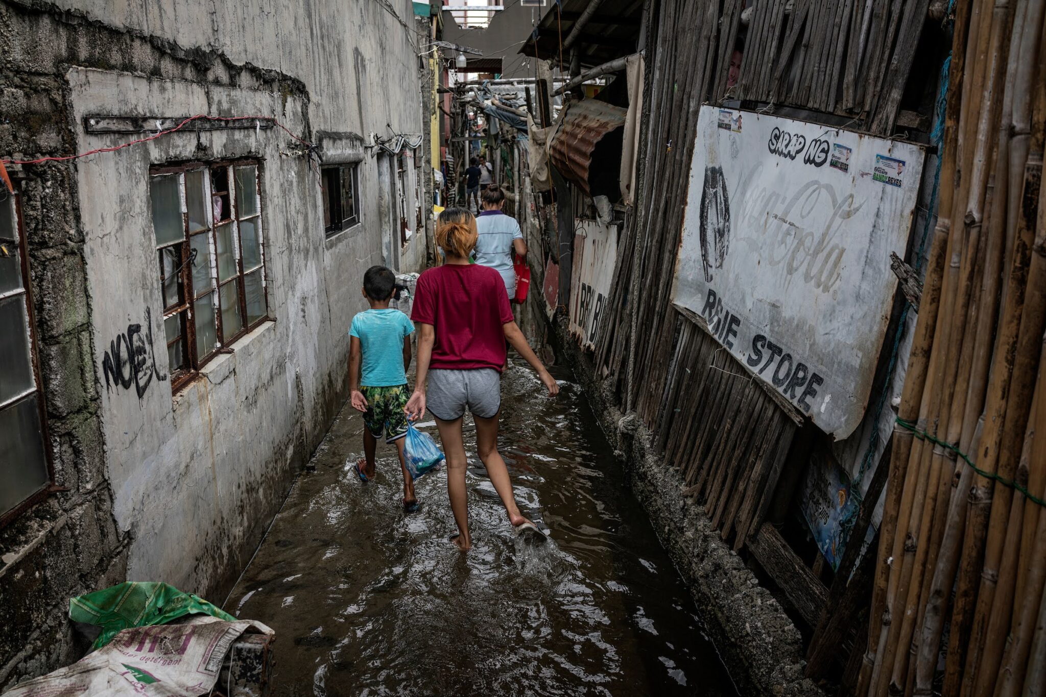 Sinking Land and Rising Seas Threaten Manila Bay’s Coastal Communities ...