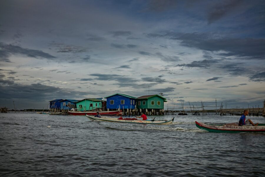 Sinking Land and Rising Seas Threaten Manila Bay’s Coastal Communities ...