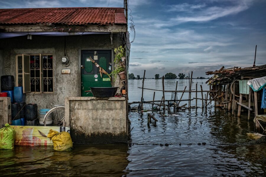 Sinking Land and Rising Seas Threaten Manila Bay’s Coastal Communities ...