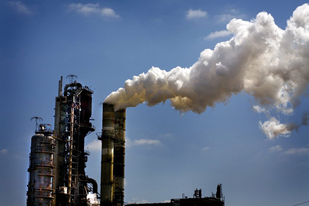 Outdated EPA Standards Allow Oil Refineries to Pollute Waterways ...