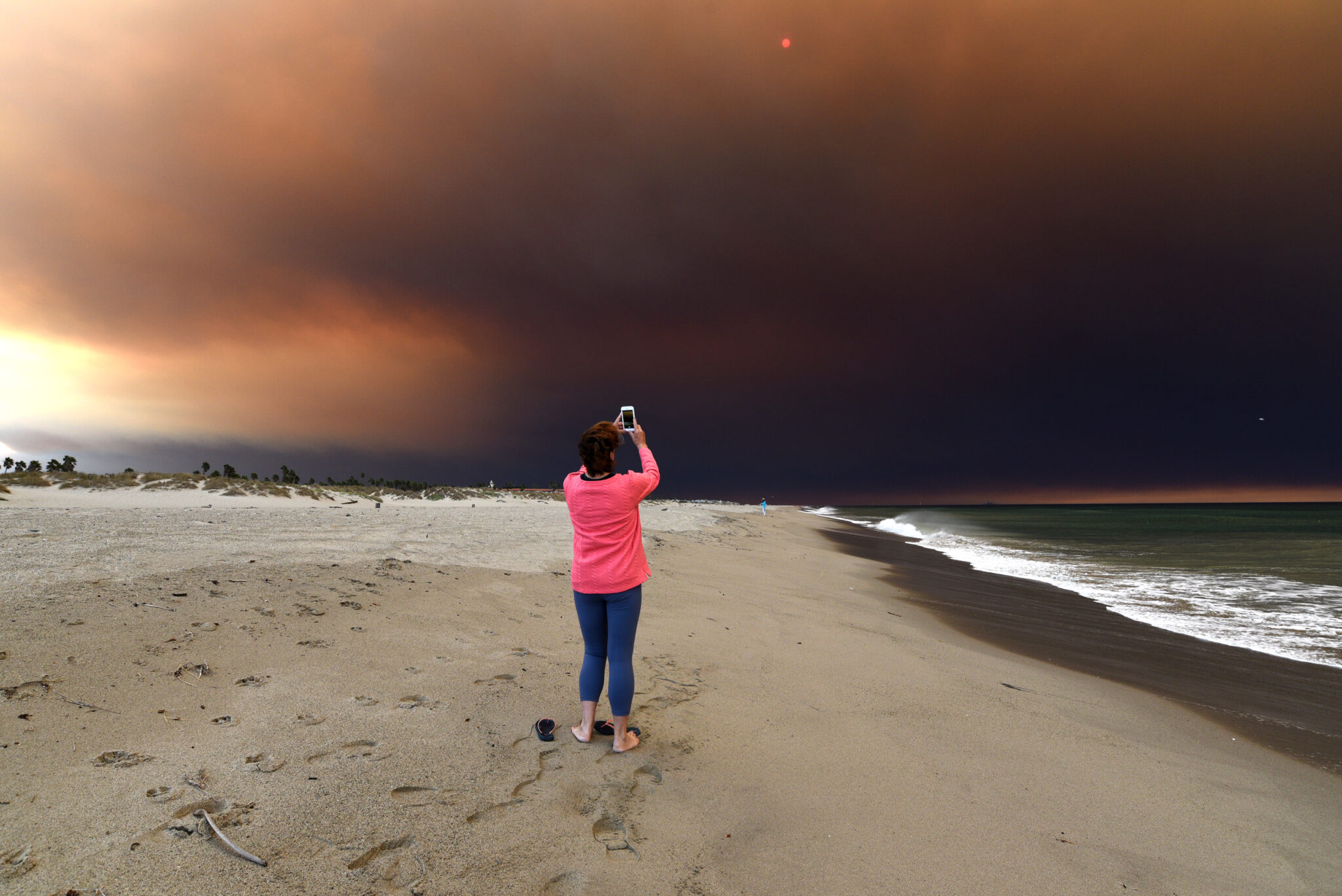 Wildfire Smoke May Worsen Extreme Blazes Near Some Coasts, According to ...