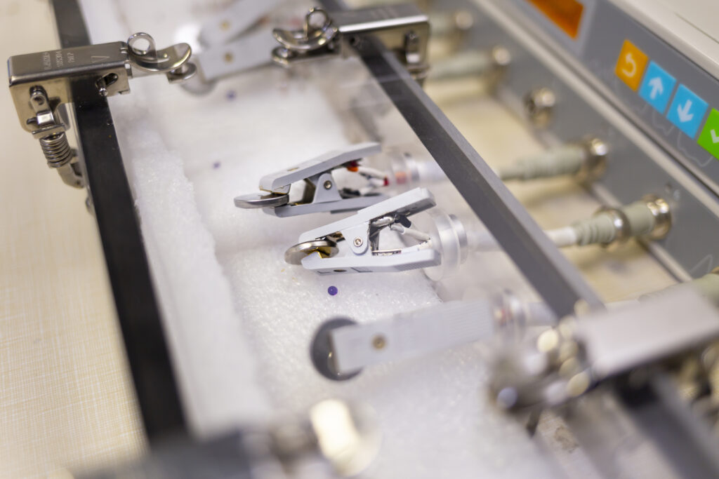 This Dime-Sized Battery Is a Step Toward an EV With a 1,000-Mile Range ...