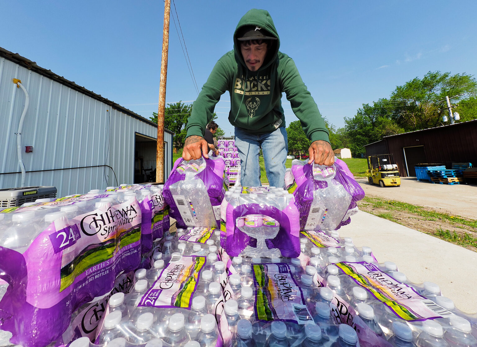 After Five Years Without Drinkable Water, a Nebraska Town Asks: When ...
