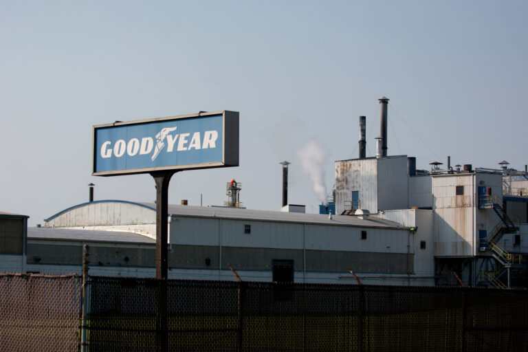 A Dangerous Chemical Is Fouling Niagara Falls’ Air. New York State Hasn ...